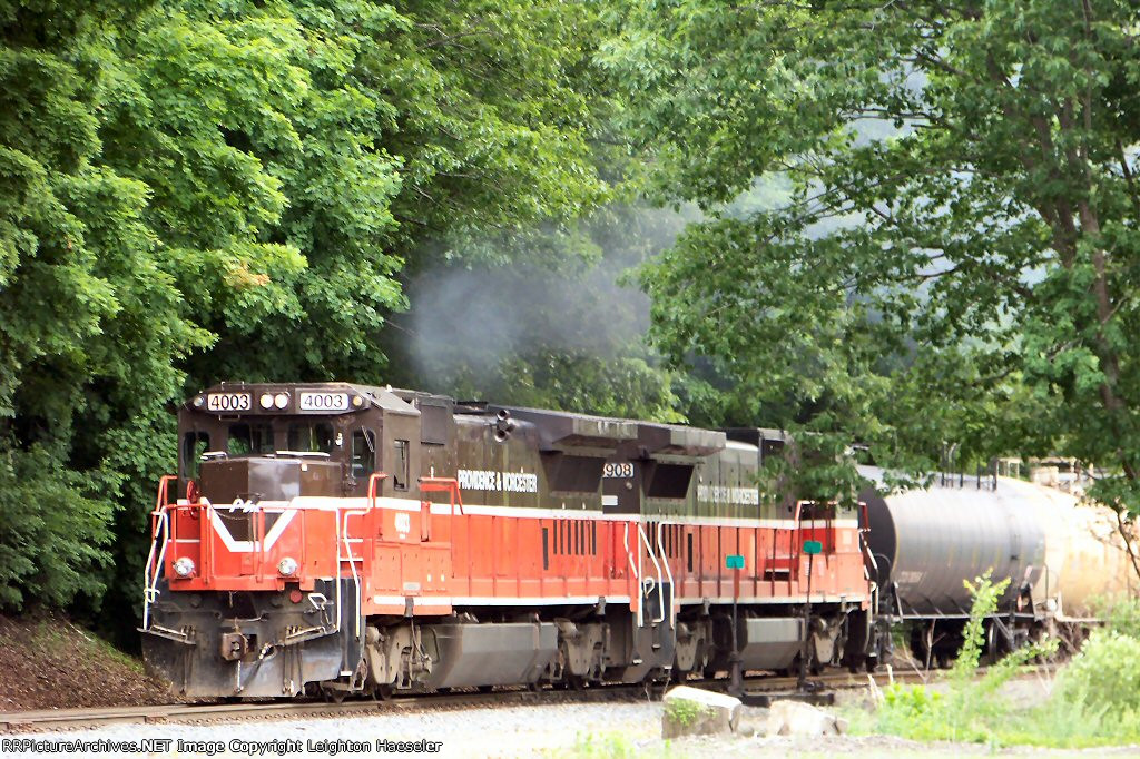 PW 4003 working the yard